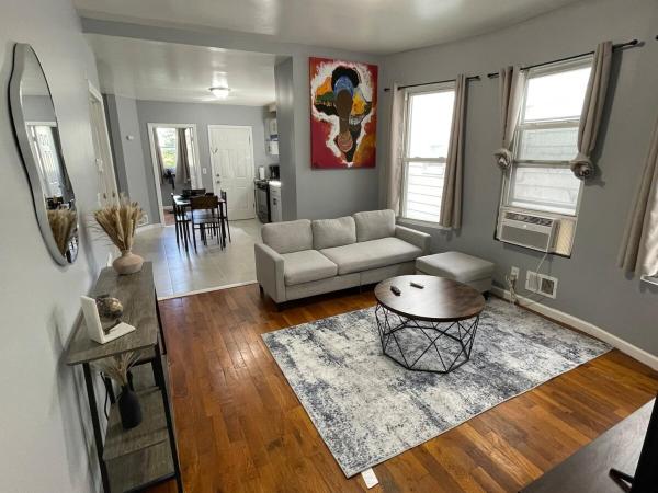 Cozy Getaway Stay In Newark, New Jersey - Newark
