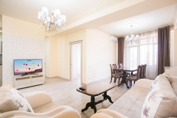 Central Cozy 2-br With Balcony - Ereván