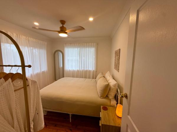 Hidden Treehouse Retreat By The Beach - Soldiers Point