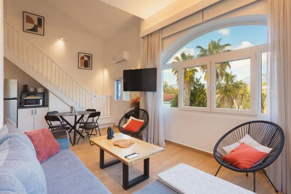 Dreamy Seaside Loft Pool, Parking, Fast Wifi - Corfú
