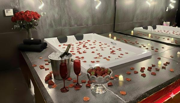 Suíte Romântica Com Jacuzzi Privativa Aquecida 8 Min Praia - Balneário Camboriú - Balneário Camboriú