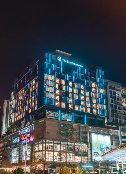 The Everly Lhesson Kuching - Kuching