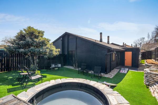 The Orange Door - Unit A - Heated Plunge Pool - Austin, TX