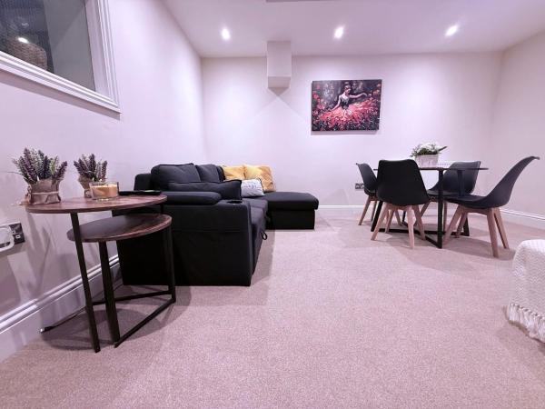 Famili,cosy 2 Bedroom Apartment With Garden Close To Town, Hospital, Long Booking Welcome - Eastbourne