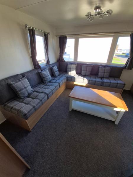Lyon's Robin Hood Rhyl 8 Berth Caravan - Gwynedd