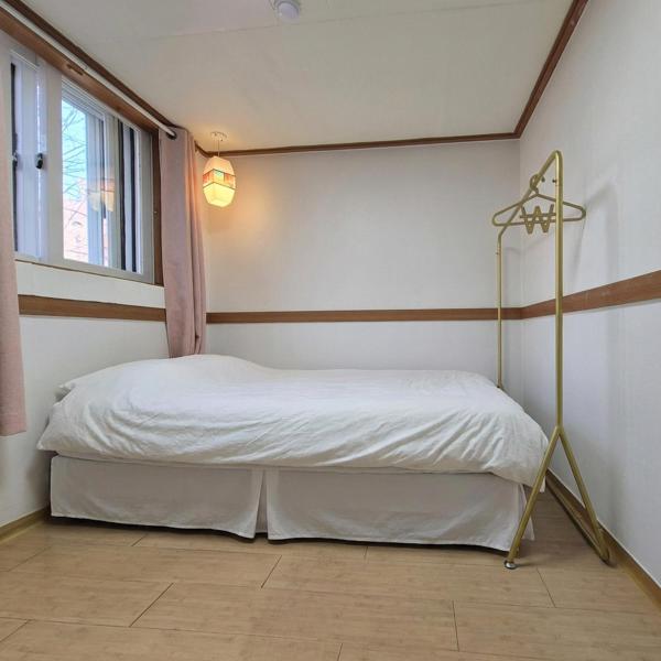 Sweet House Seoul, Line 2 & 5 - Direct To Hongdae Gangnam - Bucheon-si