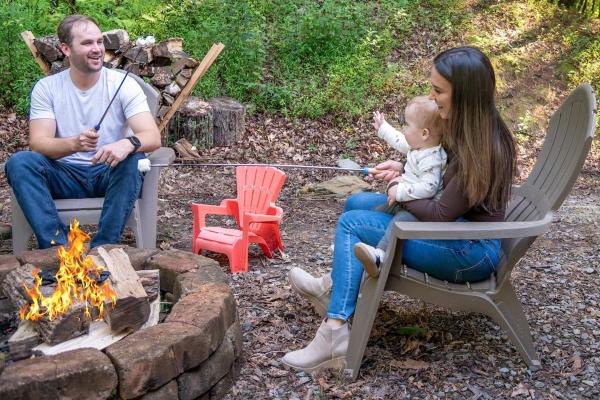King Bed Hot Tub Vinyl Records Parking Fire Pit - Fort Mountain State Park, Chatsworth