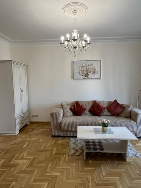 Kaelen Apartment - Vancouver