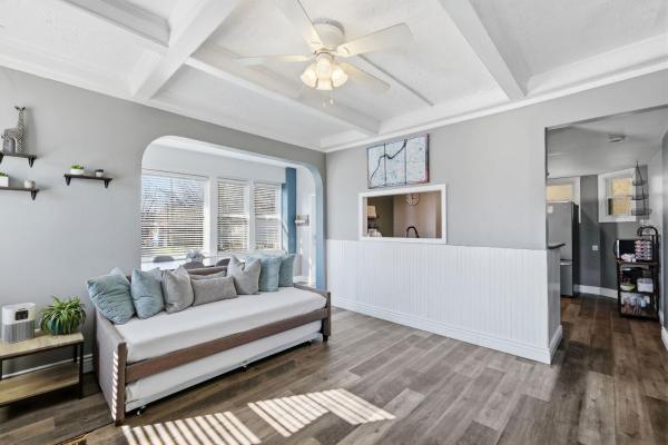 Charming Historic Foursquare Home 4br Backyard - Louisville, KY