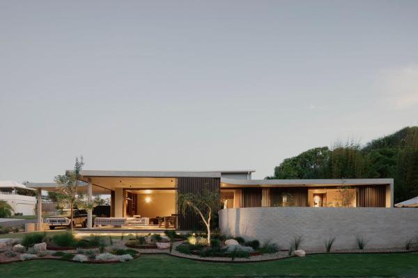 Arrawarra Beach House - Red Rock
