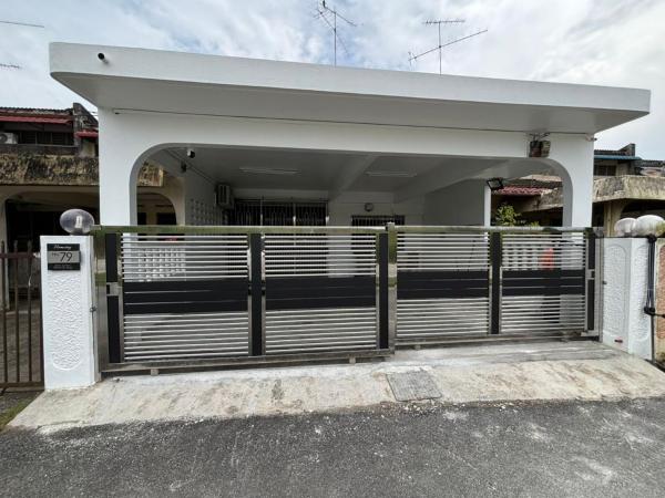 79 Homestay Layang-layang - Johor