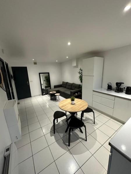 Logement Cosy Avec Balcon - Cournon-d'Auvergne