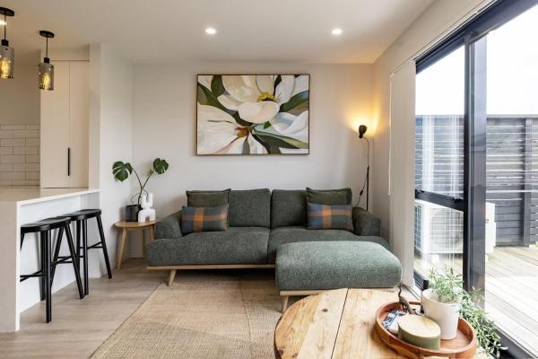 Modern Home - Close To Airport, Direct Views Of Mangere Mountain And Ambury Farm - Auckland