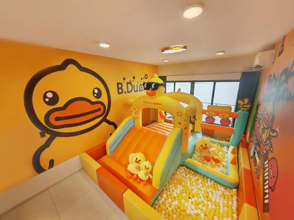 Naughty Castle Playground & Ball Pool - Bukit Batok