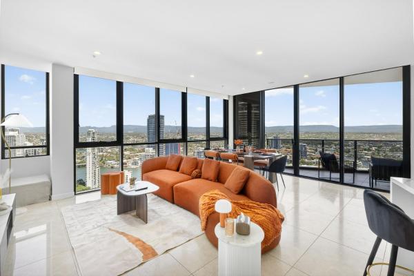 Top Floor 2br Sunset Mountain Penthouse - Surfers Paradise