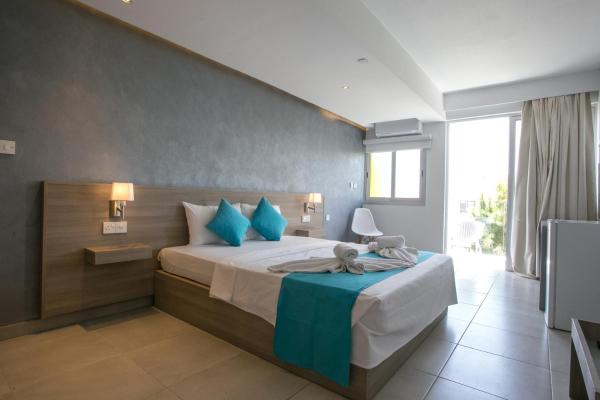 Flora Maria Suites - Famagusta