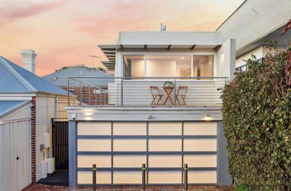 Wray House – Spacious Modern Fremantle Stay - Perth