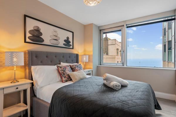 Brighton Beachfront Apartment With Ocean Views, Sleeps 6, Fast Wifi, 1 Minute To Pier - Brighton