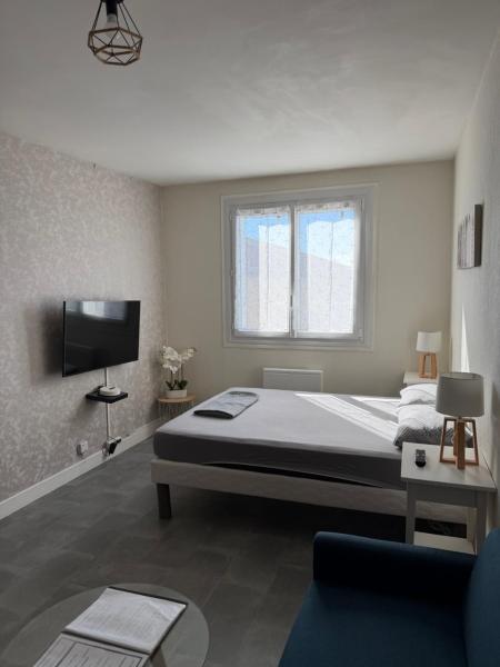 Joli Studio Avec Parking Privé, Bien Situé - Moulins
