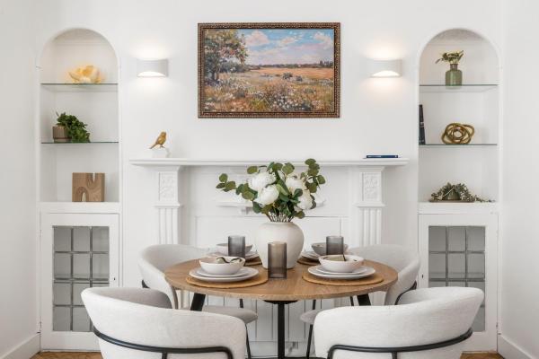 Elegant Coastal Apartment Walk To Beach & Town - Eastbourne