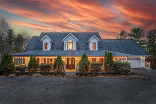 Newly Renovated Luxe Home Near Asheville | Pool, Hot Tub, Theater & Games! - Weaverville, NC