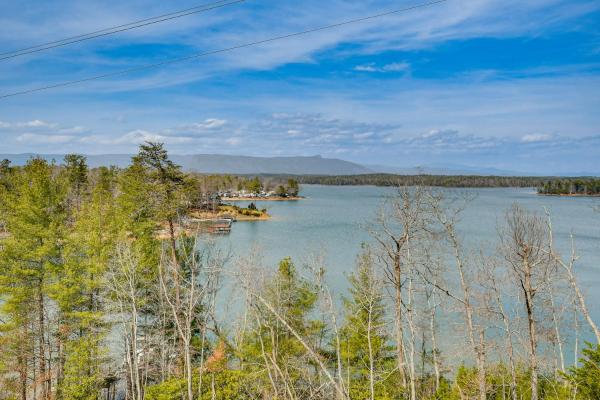 Steps To Private Beach! Family Home On Lake James - Lake James State Park, Nebo