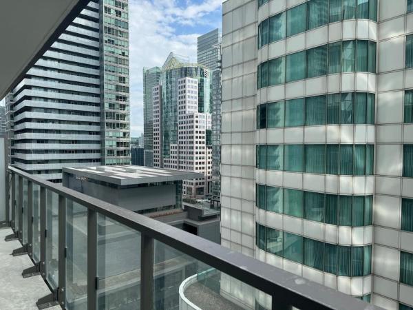 Modern 2 Bed, 2 Bath With Balcony - Near Cn Tower And Rogers Center - Toronto