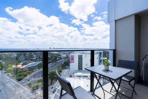 Urban Sunlit Nest In The Heart Of Cbd - Auckland