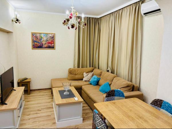 City Center Vintage Apartment - Walk Everywhere - Plovdiv