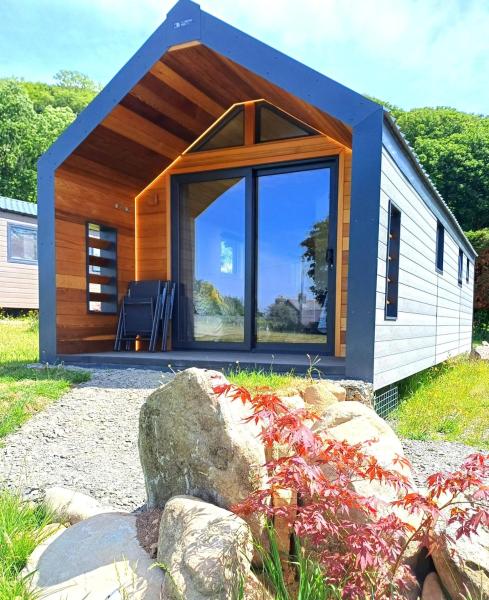 Cabin 9 Pet Friendly Family Glamping Seaview - Snowdonia National Park