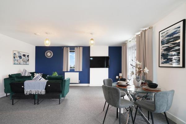 Heathrow Gateway Apartments Underground Parking & Lift - Slough