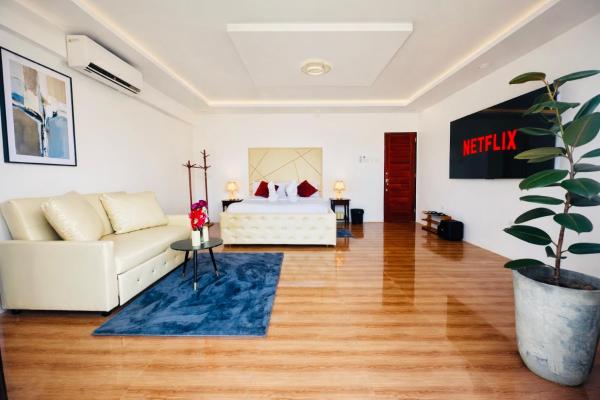 The Penthouse With Outdoor Jacuzzi - Puerto Princesa