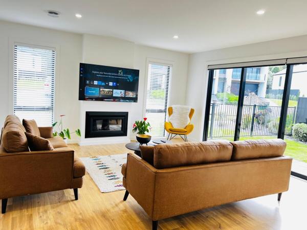 Entire Luxurious 4 Bedroom House - Taupō