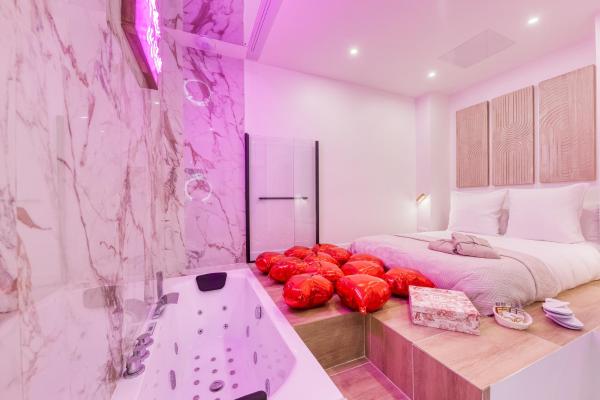 Jacuzzi Romantique, Cosy, Home Cinéma, Paris 10min - Saint-Gratien