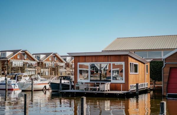 Houseboat Woude Uitgeest 6 Persons - Haarlem