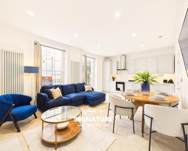 New Artisan Court, Central, Modern, Parking - Cheltenham