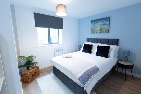 Spacious City Centre Apartment With Balcony - Wolverhampton