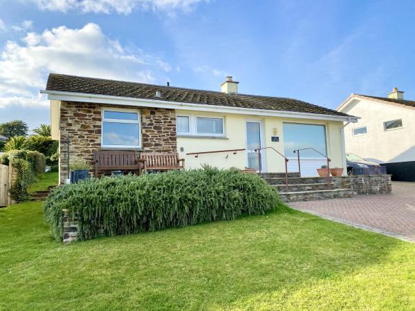 Gwel Teg, 30 Egerton Road - Padstow
