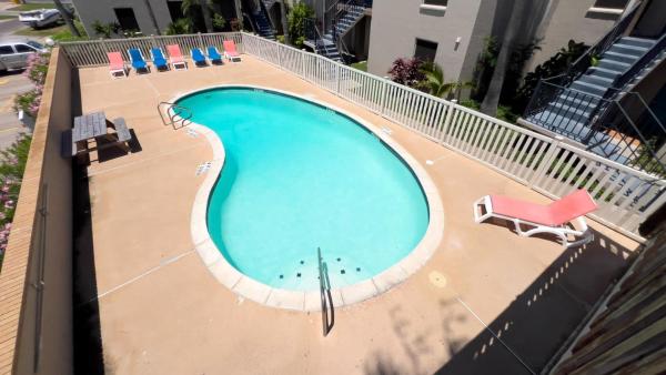 Short Walk To Beach - Pool - 1st Floor - South Padre Island