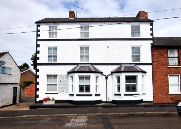 Delven House - Self Check-in, Self-catering Serviced Apartments - Nottinghamshire
