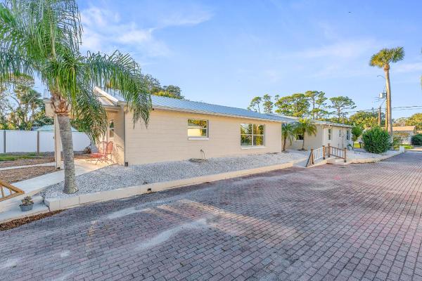 Sun And Fun - The Whole Shell - Daytona Beach