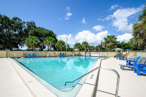 Garden Breeze Retreat - Apopka, FL