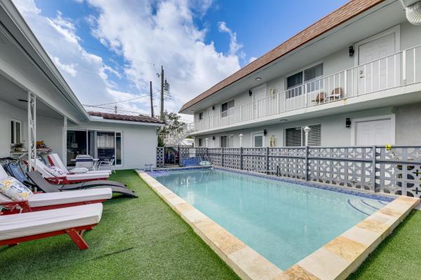 Pool Access, 1 Mi To Pier! Pompano Beach Condo - Pompano Beach, FL