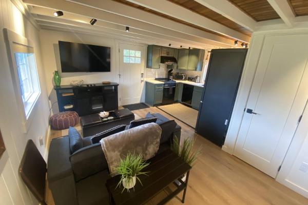 Cozy Coastal Cabin - Rockaway Beach, OR
