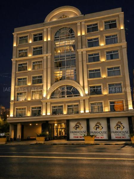 Aes I 1br I Central I Gulberg - Lahore