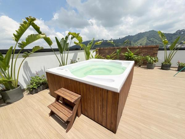 New Studio, Exceptional Location With Parking - Santa Rosa de Cabal