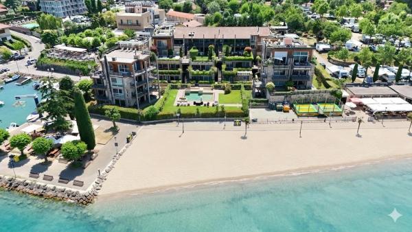 Lakefront Retreat - Peschiera del Garda