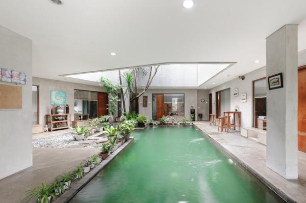 Urbanview Hotel The Lodge Karawaci - Jakarta