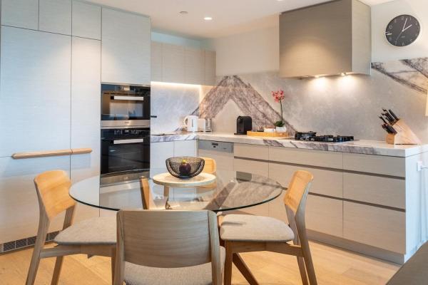 Luscious Sunsets 2br, Beachfront & Luxe Facilities - Broadbeach
