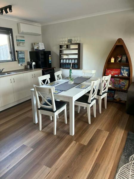 Blue Shores Two Bedroom Apartment In Kingscote - Kangaroo Island